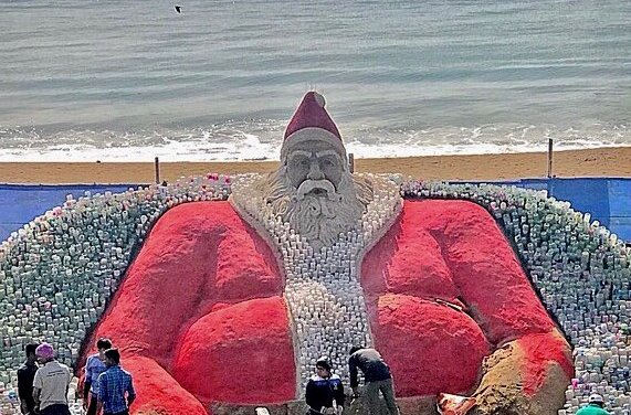 Sudarsan creates world's biggest Santa Clause on sand with plastic ...